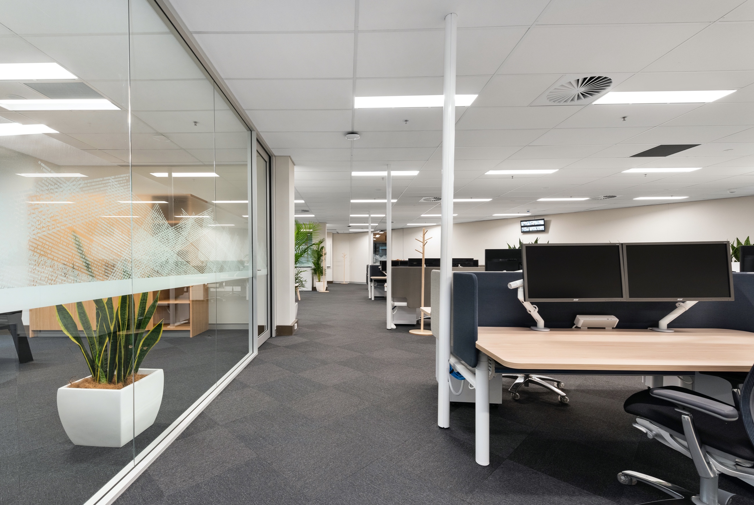 15 National Circuit - Podcon